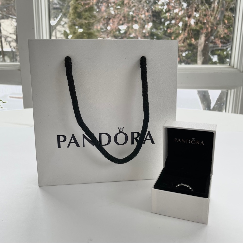 Pandora Band Of Hearts Ring - Gem